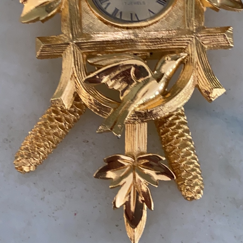 Rare Vintage Trifari Cuckoo Clock Watch Necklace - Gem